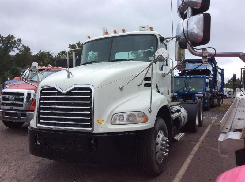 2015 MACK PINNACLE CXU613 - Bergey's Truck Centers: Medium & Heavy Duty ...
