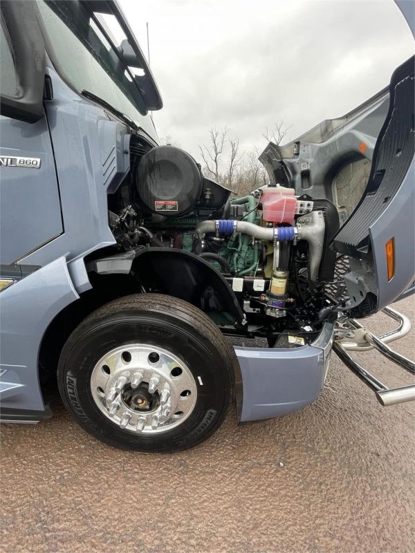 2020 VOLVO VNL64T860 - Bergey's Truck Centers: Medium & Heavy Duty ...