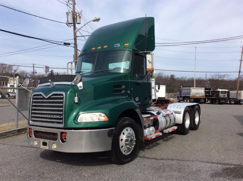 2017 MACK PINNACLE CXU613 - Bergey's Truck Centers: Medium & Heavy Duty ...
