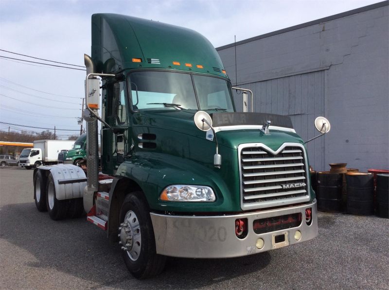 2017 MACK PINNACLE CXU613 - Bergey's Truck Centers: Medium & Heavy Duty ...
