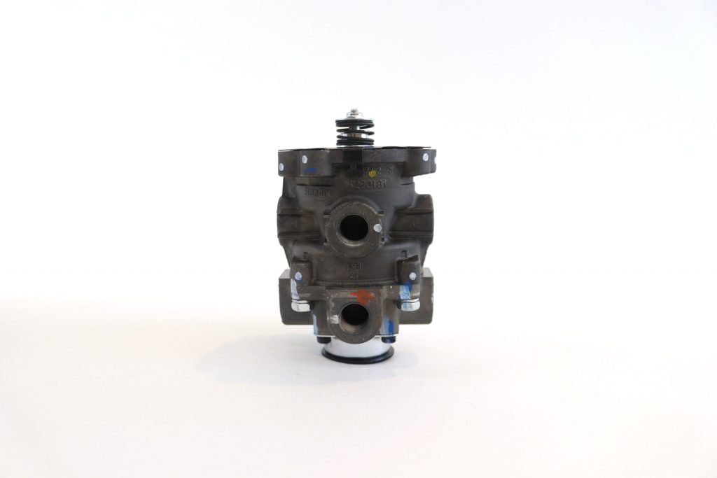 Bendix E6 Foot Brake Valve 286171N - Bergey's Truck Centers: Medium ...