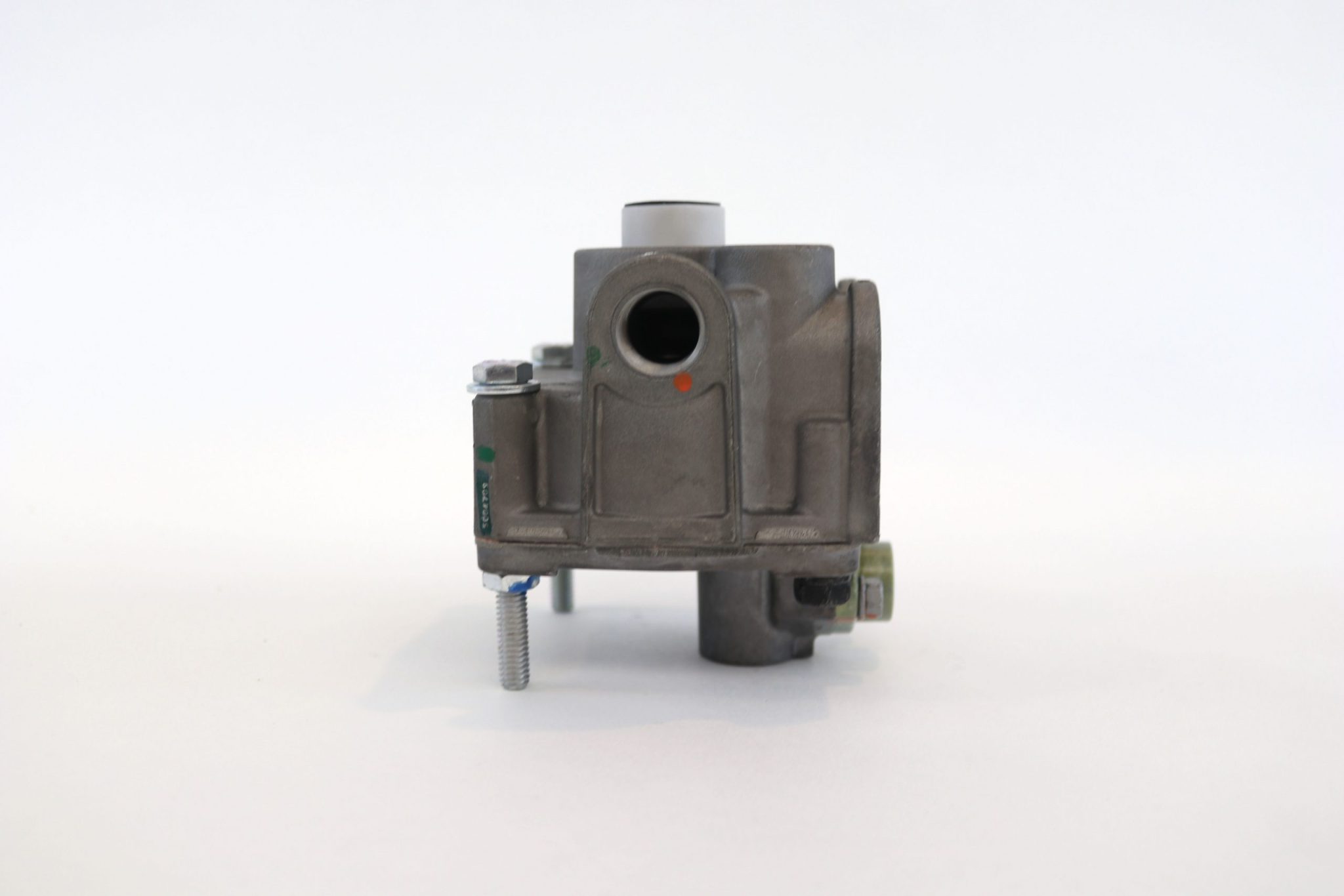 Bendix R12DC Relay Valve 800481 - Bergey's Truck Centers: Medium ...