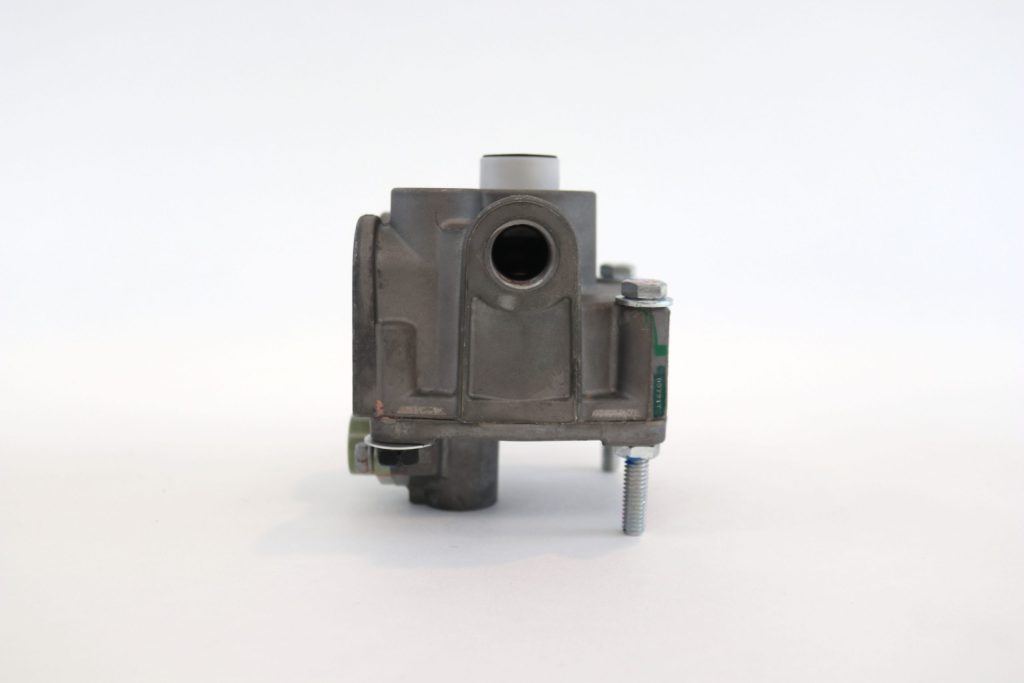 Bendix R12DC Relay Valve 800481 - Bergey's Truck Centers: Medium ...