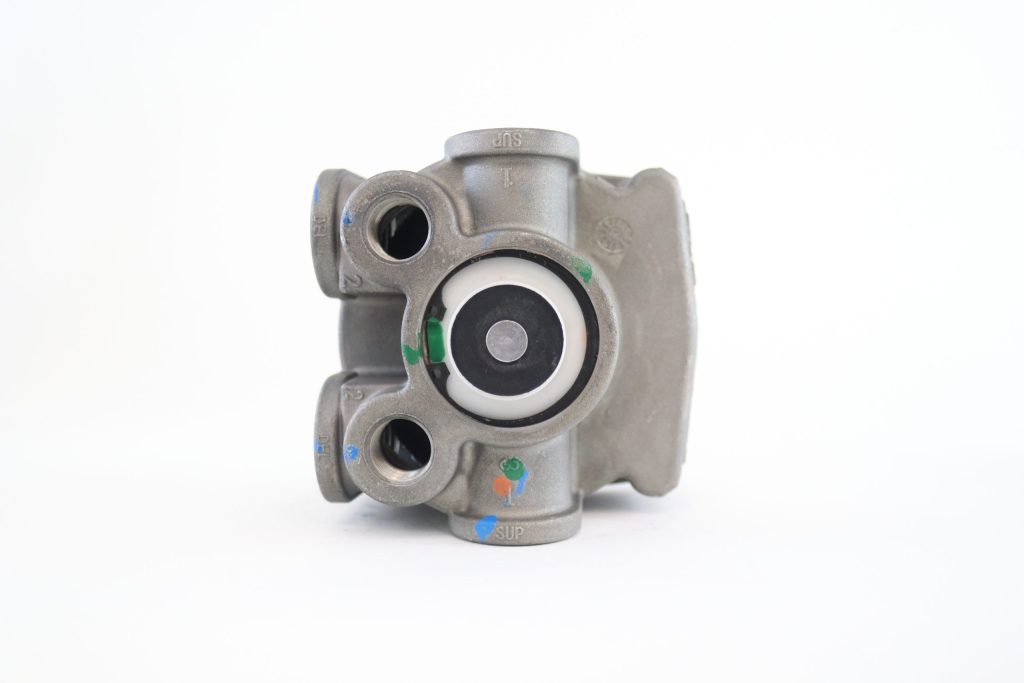 Bendix R12 Relay Valve 800483 - Bergey's Truck Centers: Medium & Heavy ...