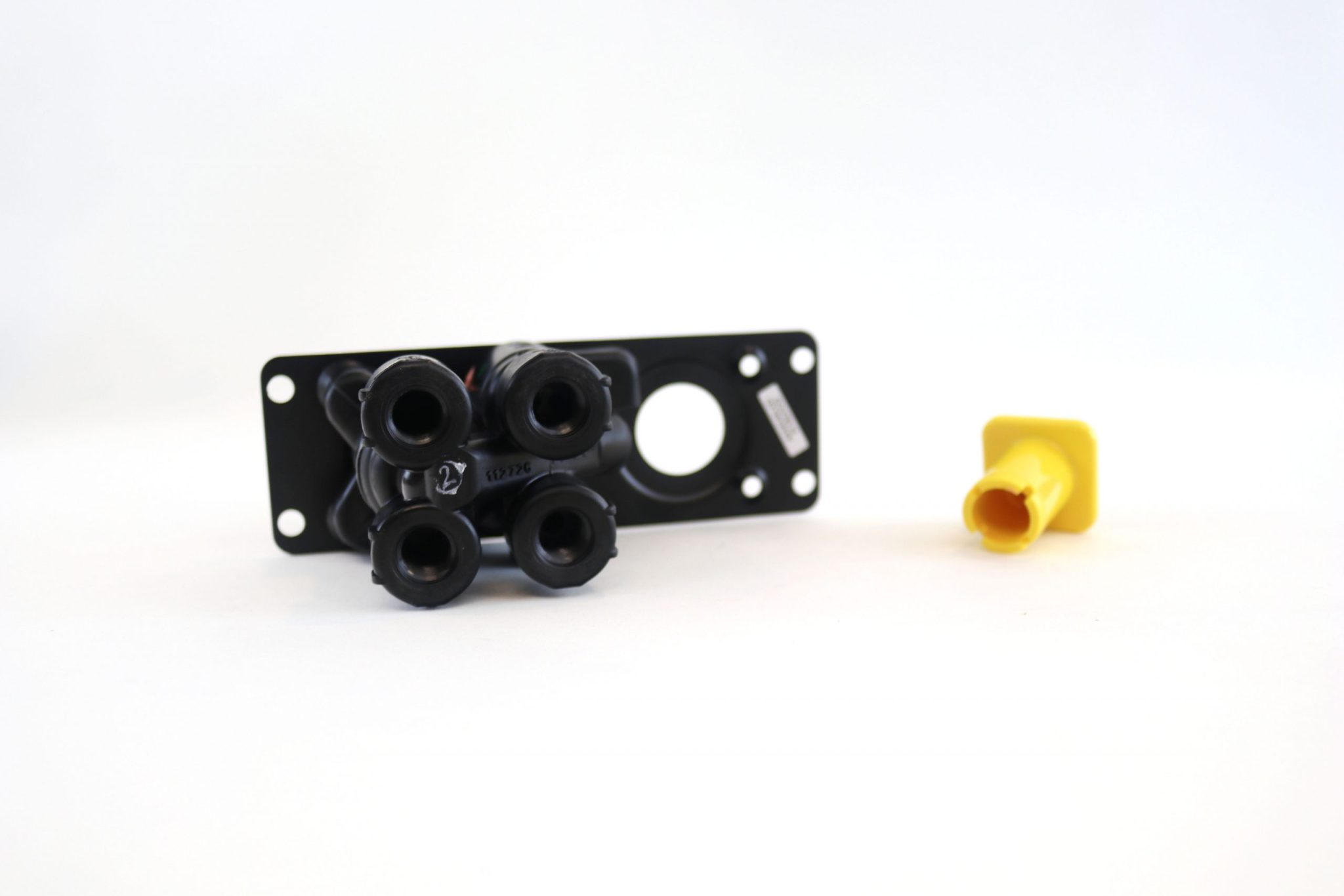 Bendix PP DC Dash Valve 801380 - Bergey's Truck Centers: Medium & Heavy ...