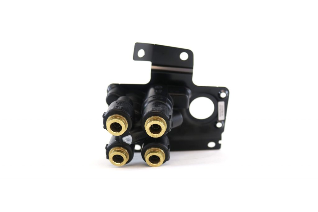 Bendix PP DC Dash Valve K035692 - Bergey's Truck Centers: Medium ...