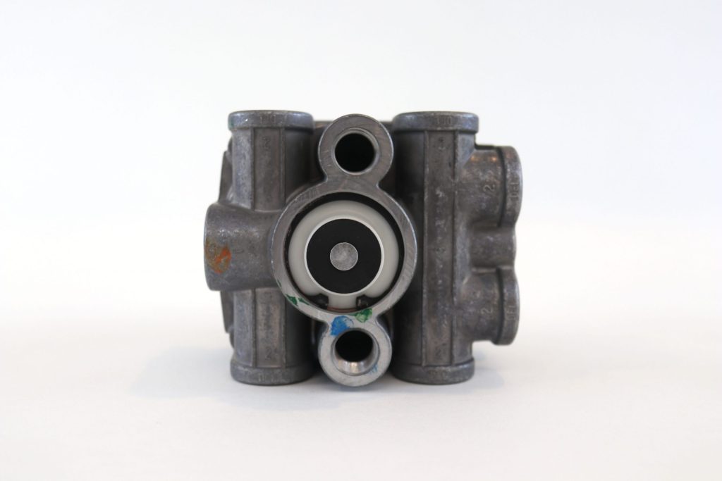 Bendix ATR6 Traction Relay K078420 - Bergey's Truck Centers: Medium ...