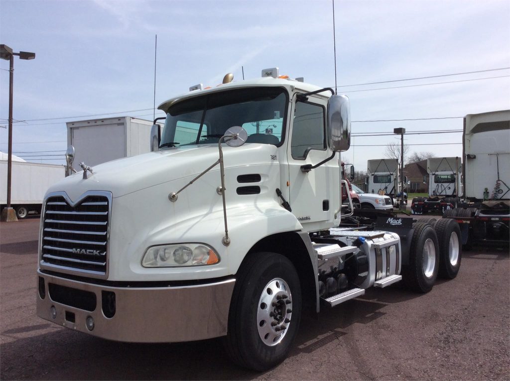 2016 MACK PINNACLE CXU613 - Bergey's Truck Centers: Medium & Heavy Duty ...