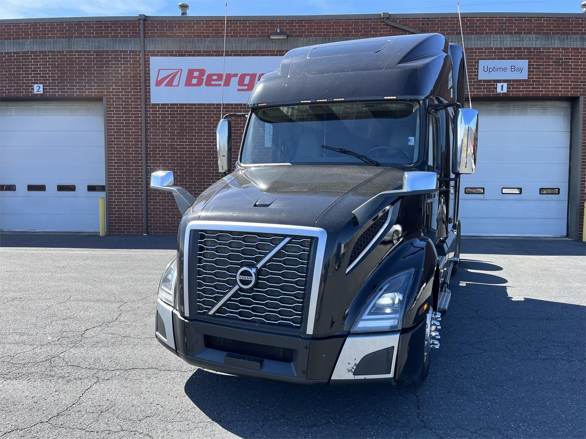 Volvo VNL 400 - Bergey's Truck Centers: Medium & Heavy Duty Commercial ...