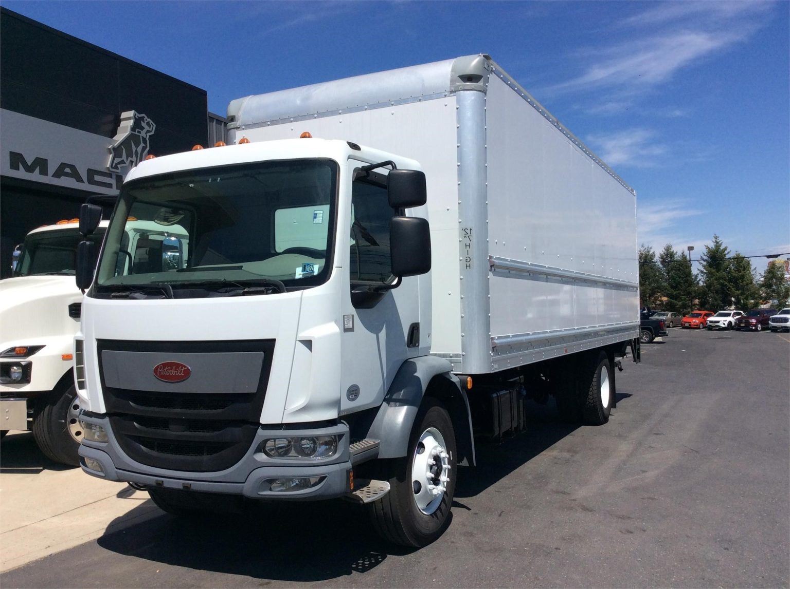 2015 PETERBILT 220 - Bergey's Truck Centers: Medium & Heavy Duty ...