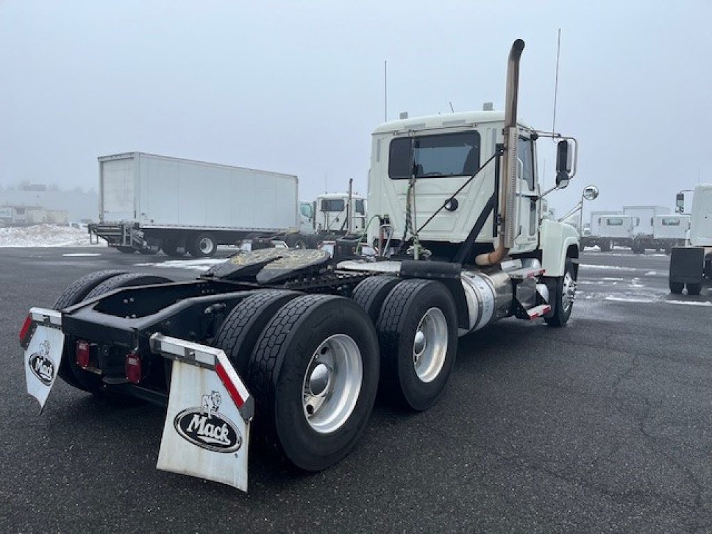 2015 Mack CHU613 - Bergey's Truck Centers: Medium & Heavy Duty ...