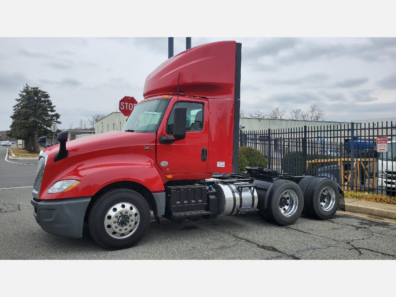 2015 Mack CHU613 - Bergey's Truck Centers: Medium & Heavy Duty ...