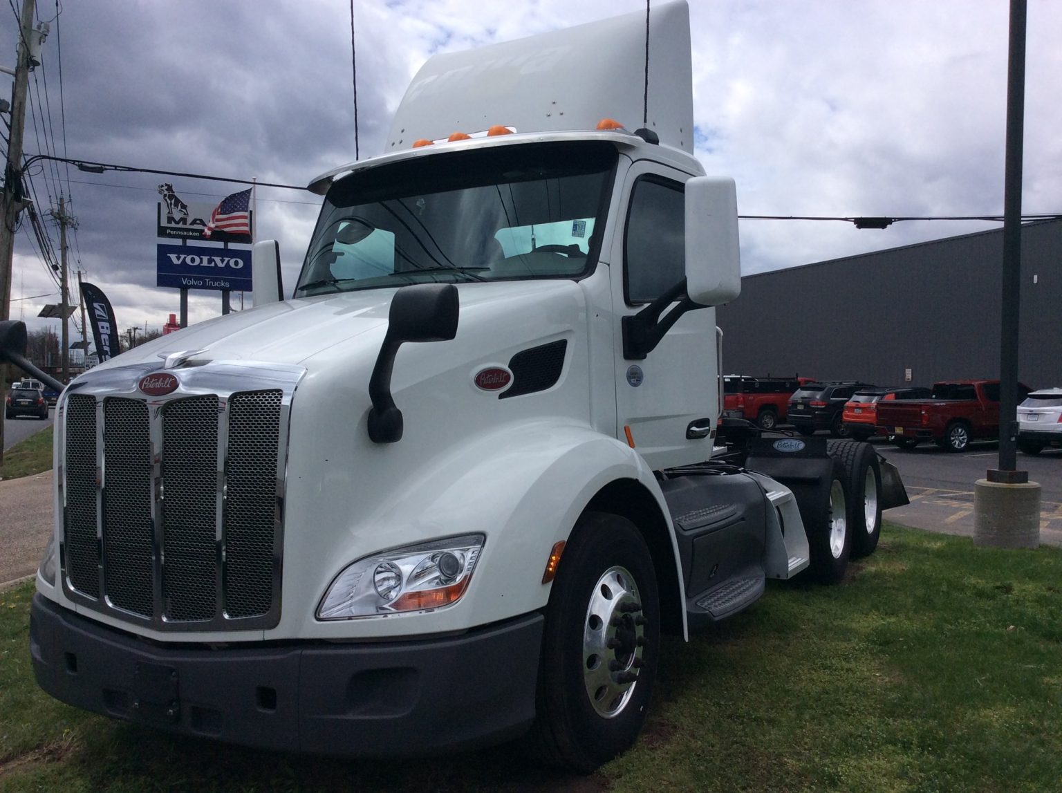 2020 PETERBILT 579 - Bergey's Truck Centers: Medium & Heavy Duty ...