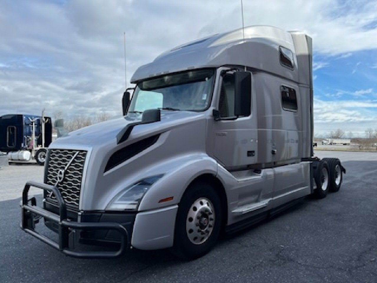 2020 VOLVO VNL860 - Bergey's Truck Centers: Medium & Heavy Duty ...