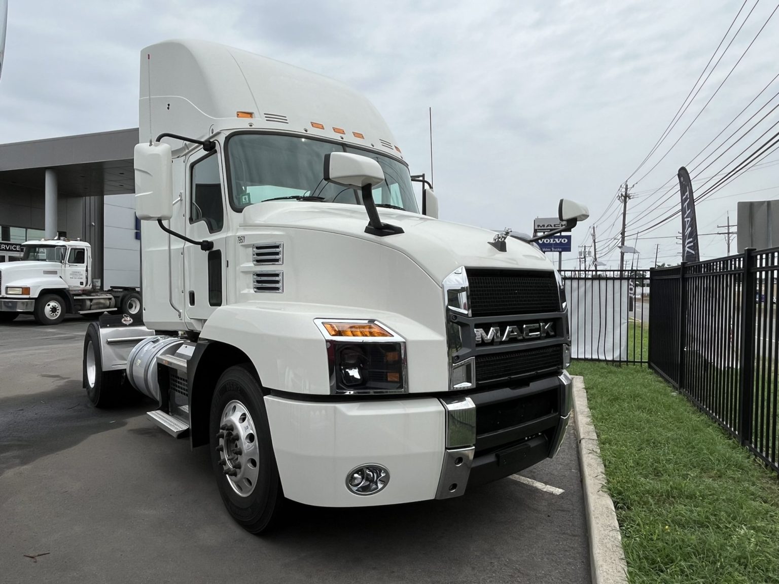 2019 MACK AN42T - Bergey's Truck Centers: Medium & Heavy Duty ...