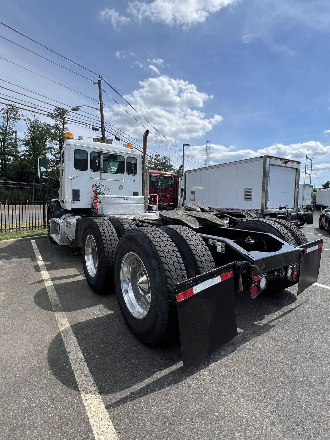2017 PETERBILT 579 - Bergey's Truck Centers: Medium & Heavy Duty ...