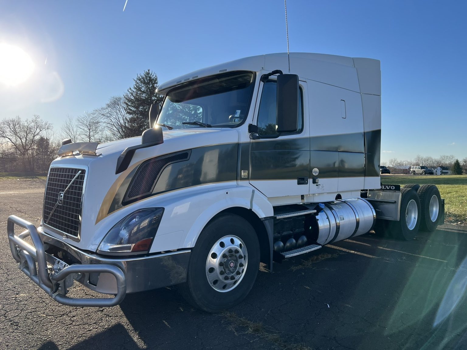 2016 VOLVO VN - Bergey's Truck Centers: Medium & Heavy Duty Commercial ...