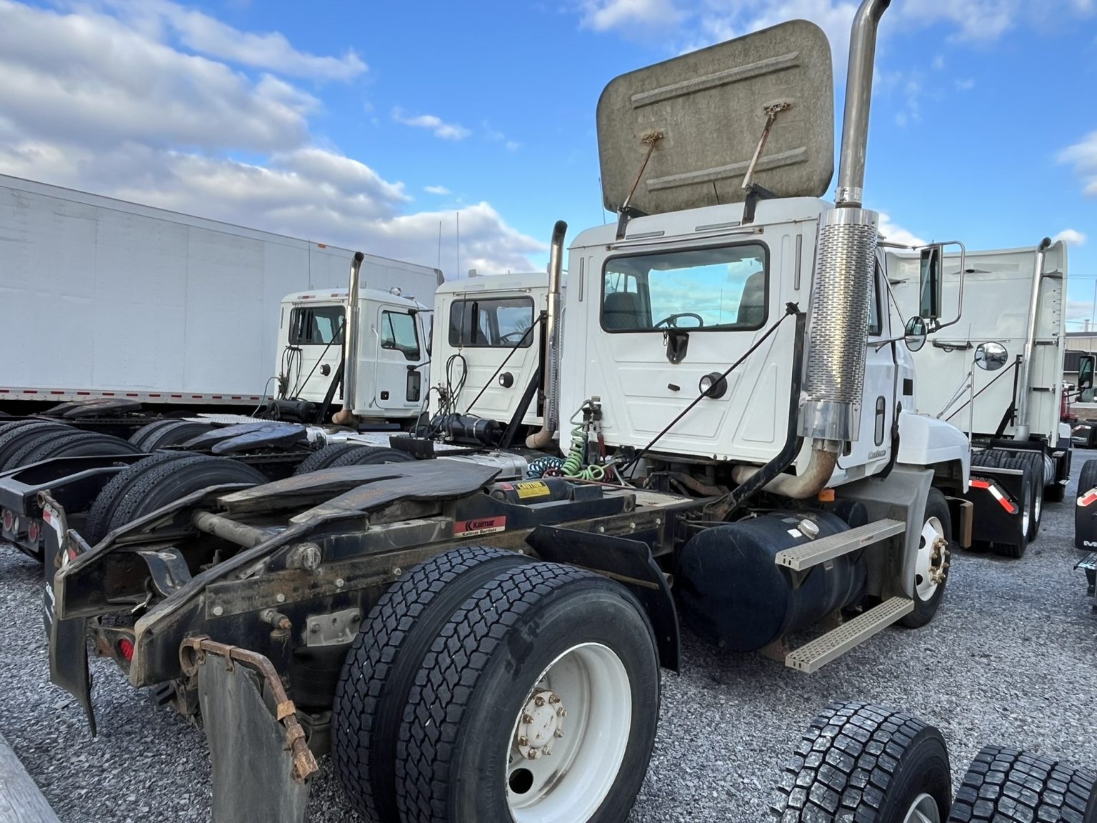 2001 MACK 600 - Bergey's Truck Centers: Medium & Heavy Duty Commercial ...