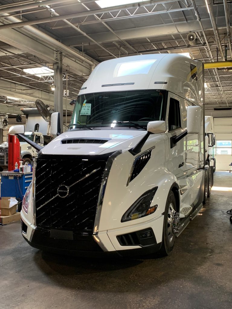 2025 Volvo NEW VNL64T860 - Bergey's Truck Centers: Medium & Heavy Duty ...